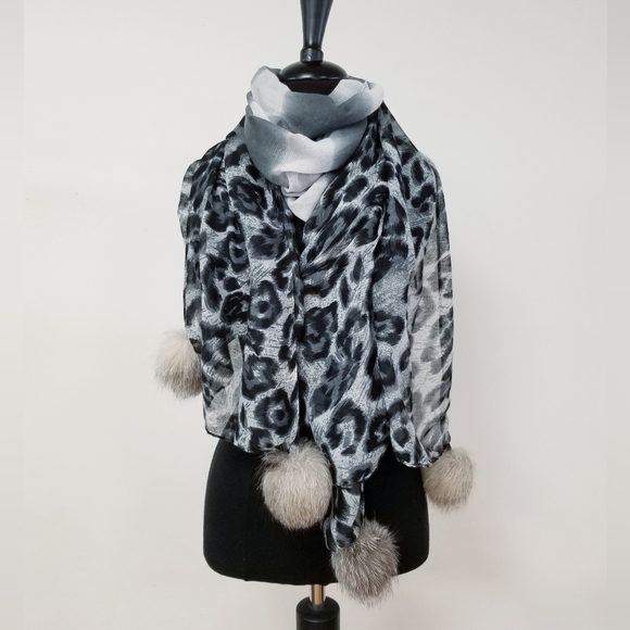 Mitchie's | Accessories | Mitchies 79 Shawl With Fox Fur | Poshmark